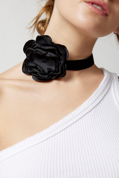 Loves Me Not Rosette Ribbon Choker Necklace | Urban Outfitters Canada
