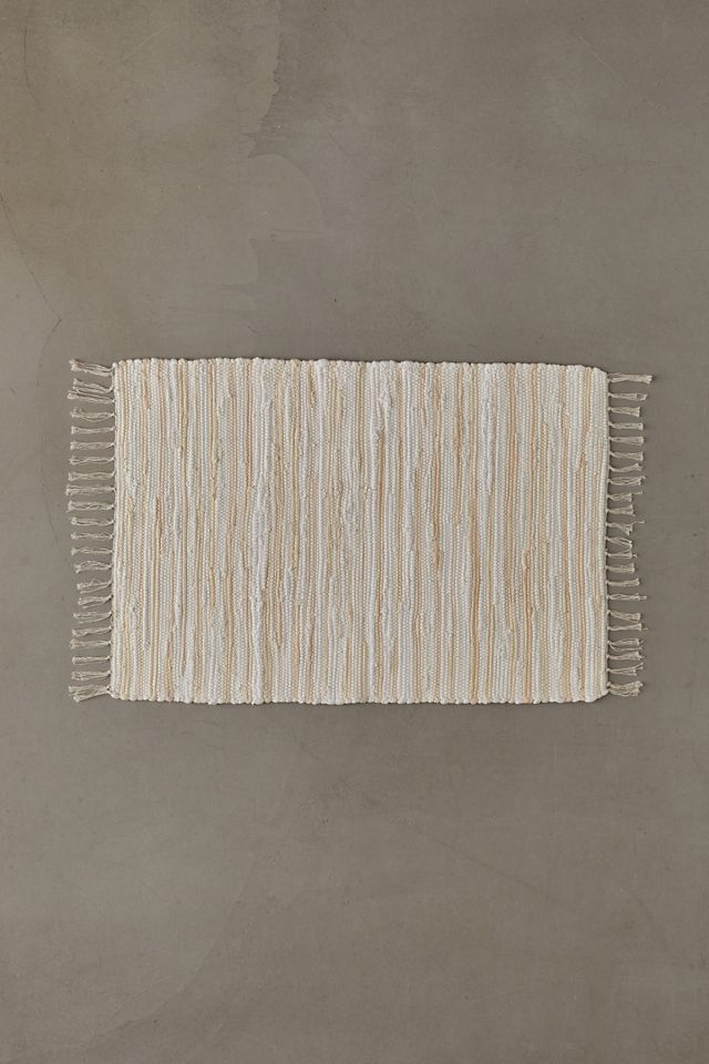 ReMADE By UO Remnants Solid Chindi Rug | Urban Outfitters