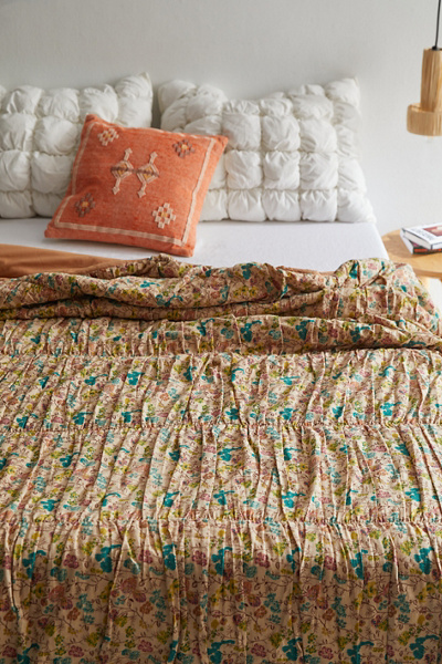 Floral Ruched Quilt | Urban Outfitters