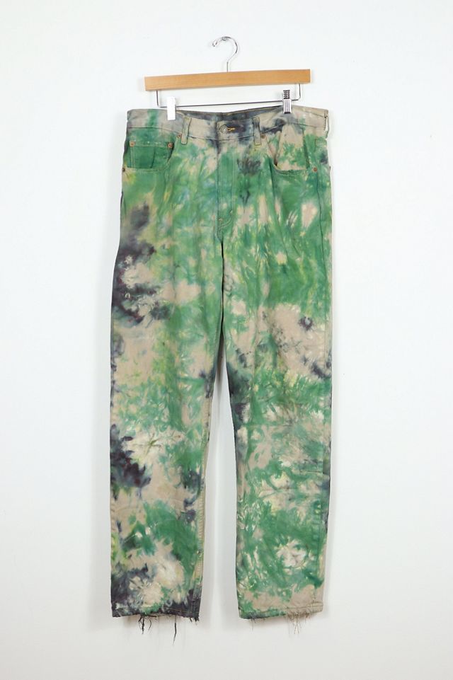 Vintage Reworked Levi’s® Camo Dyed Loose Fit Jean 02 | Urban Outfitters