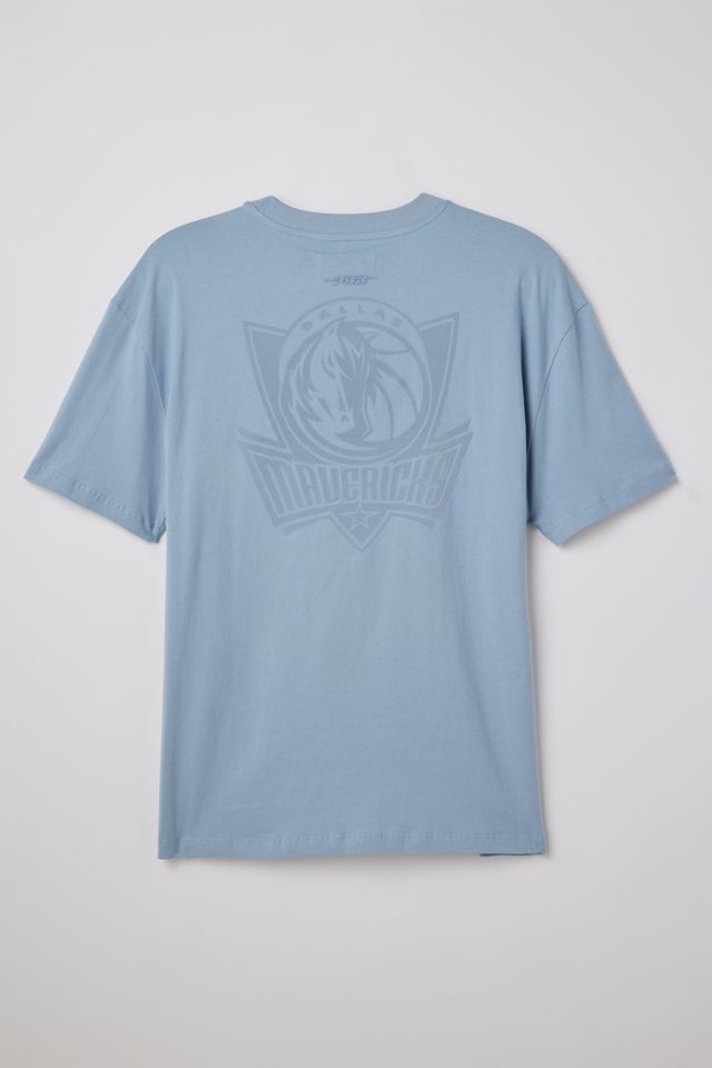 Pro Standard UO Exclusive Dallas Mavericks NBA Tee | Urban Outfitters