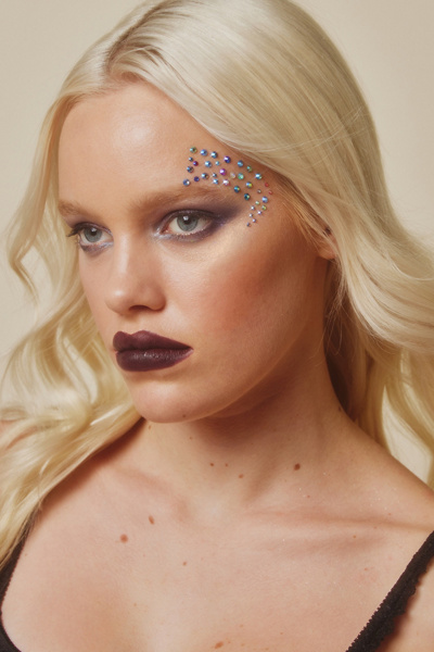 Get Stonned Hard Candy Multicolor Rhinestone Pack | Urban Outfitters