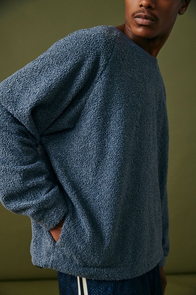 Standard Cloth Free Throw Pile Fleece Crew Neck Sweatshirt | Urban ...