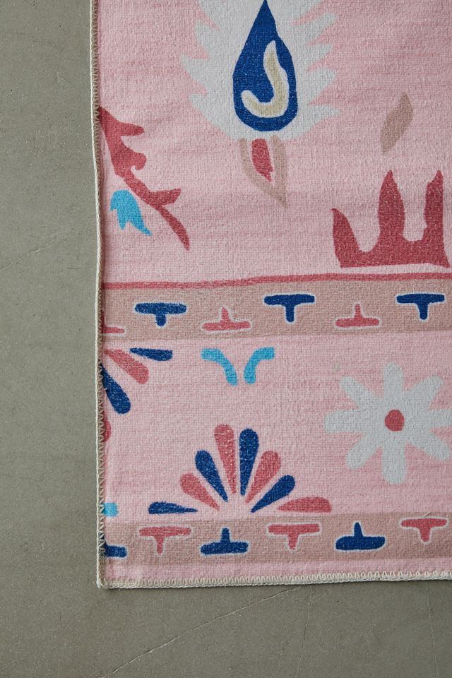 Roxy Printed Medallion Washable Rug | Urban Outfitters