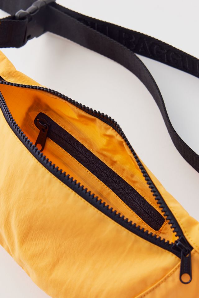 BAGGU Crescent Fanny Pack | Urban Outfitters Canada