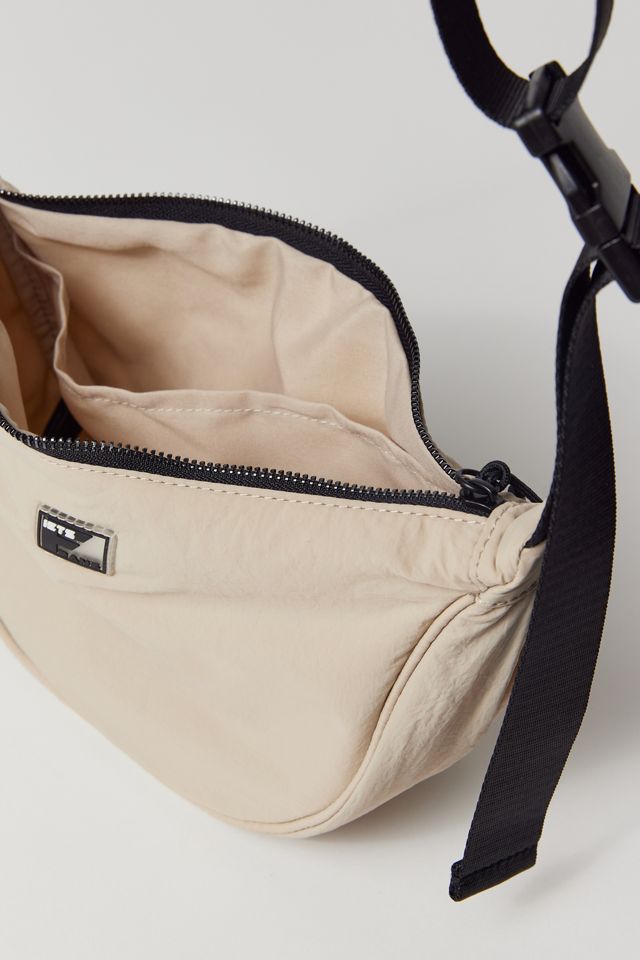 iets frans... Sling Bag | Urban Outfitters