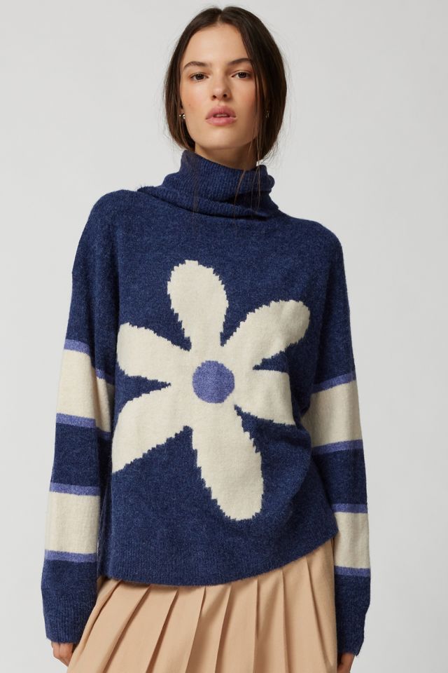 UO Tinsley Oversized Flower Sweater | Urban Outfitters