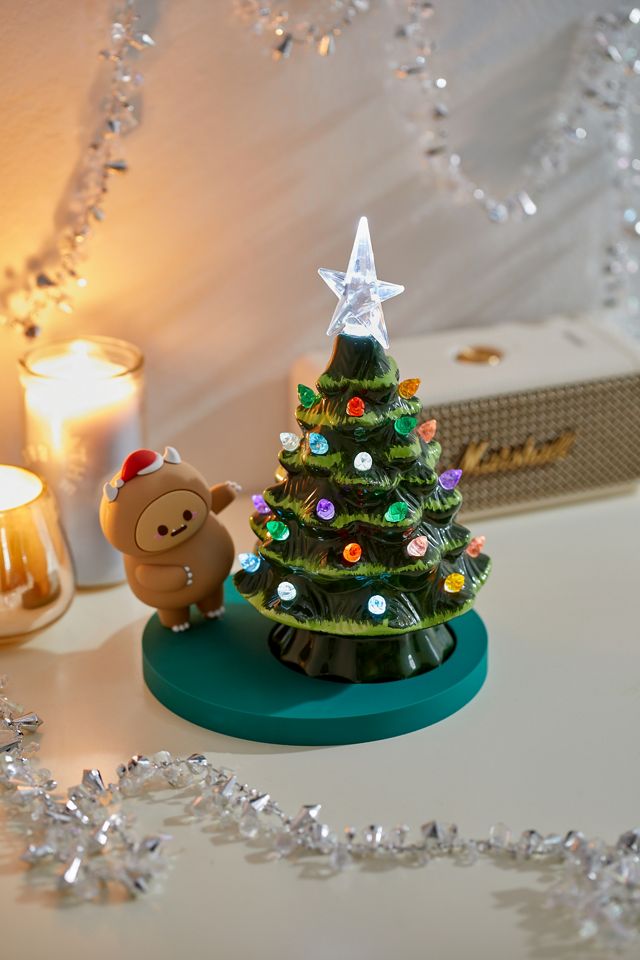 Smoko Hank Yeti Christmas Tree Light | Urban Outfitters