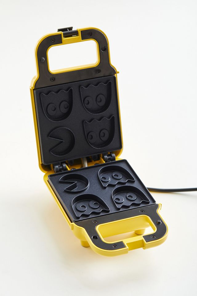 Pac-Man Waffle Maker | Urban Outfitters