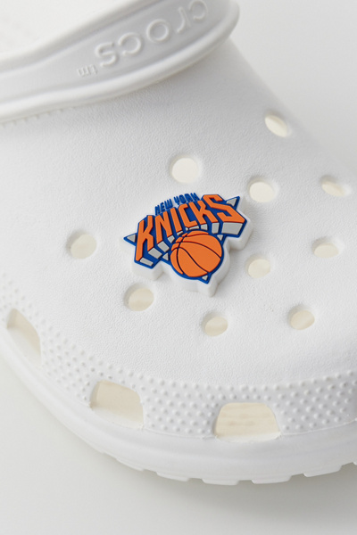 Crocs Jibbitz NBA NY Knicks Shoe Charm | Urban Outfitters Canada