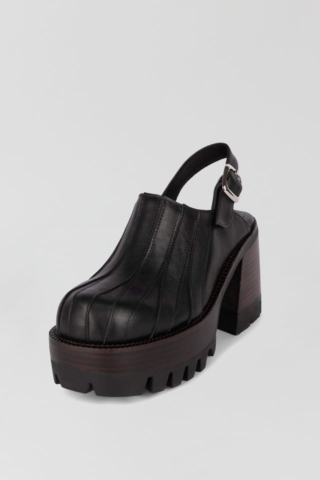 Jeffrey Campbell Kulture-s Slingback Clog | Urban Outfitters