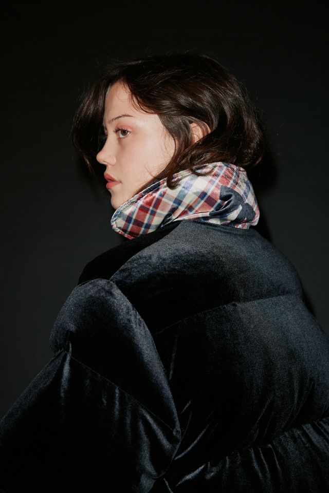 Zemeta Hug Me Velvet Cropped Puffer Jacket | Urban Outfitters