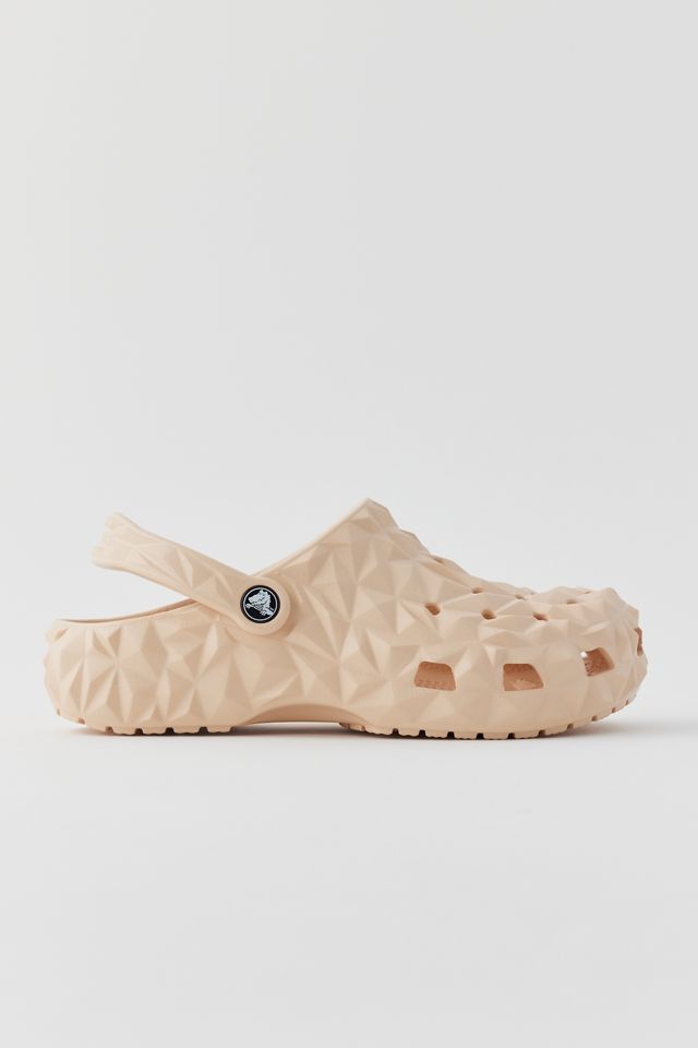 Crocs Classic Geometric Lightweight Clog | Urban Outfitters