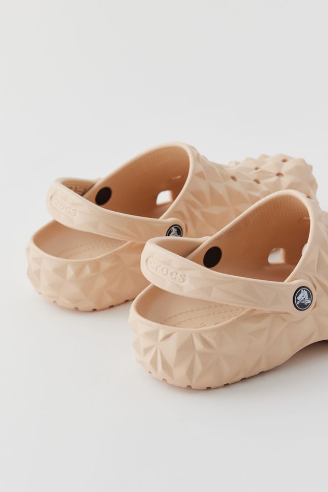 Crocs Classic Geometric Lightweight Clog | Urban Outfitters