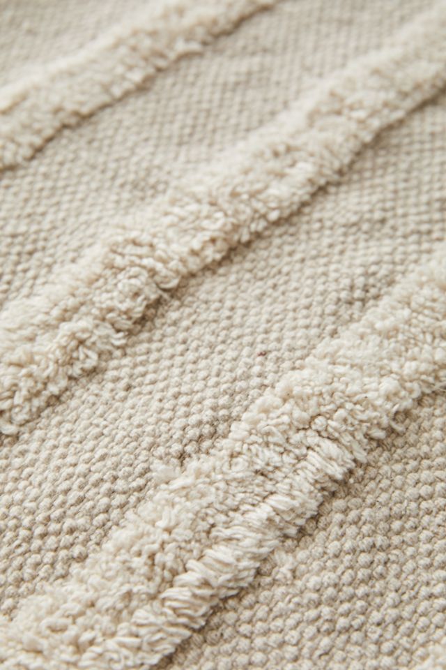 Labyrinth Hilo Tufted Rug | Urban Outfitters