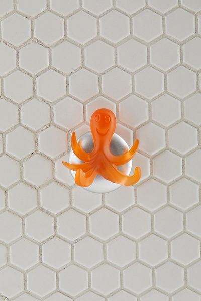 Octopus Adhesive Bath Hook | Urban Outfitters