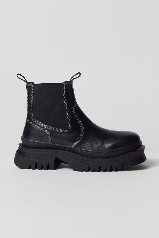 ASRA London Rene Chelsea Boot | Urban Outfitters
