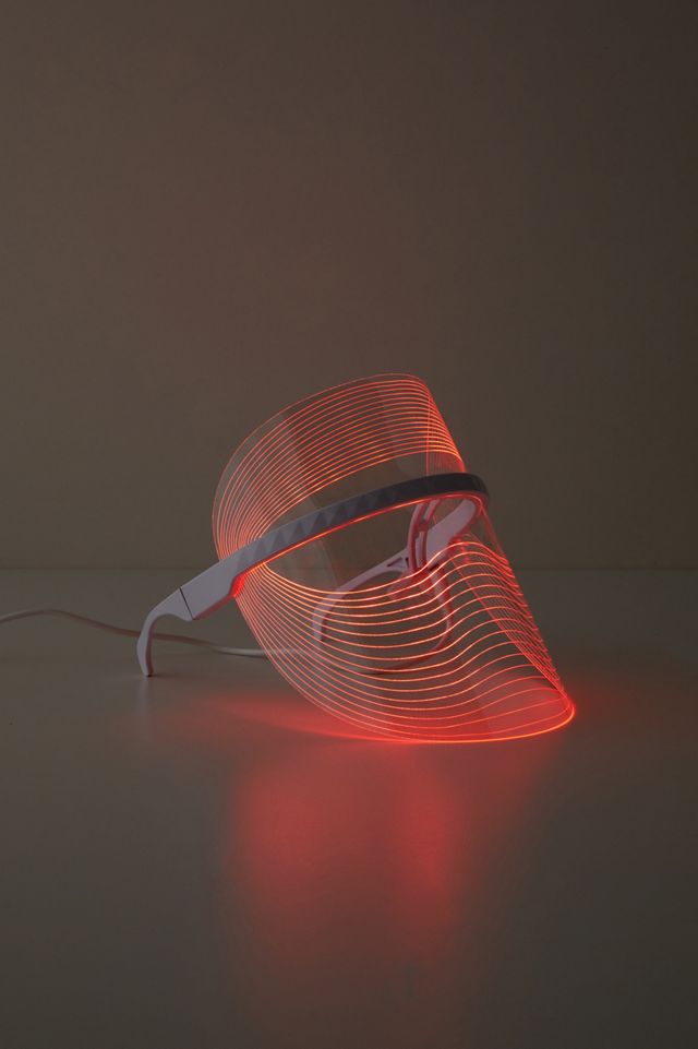 USB Light Therapy Illumi Mask | Urban Outfitters