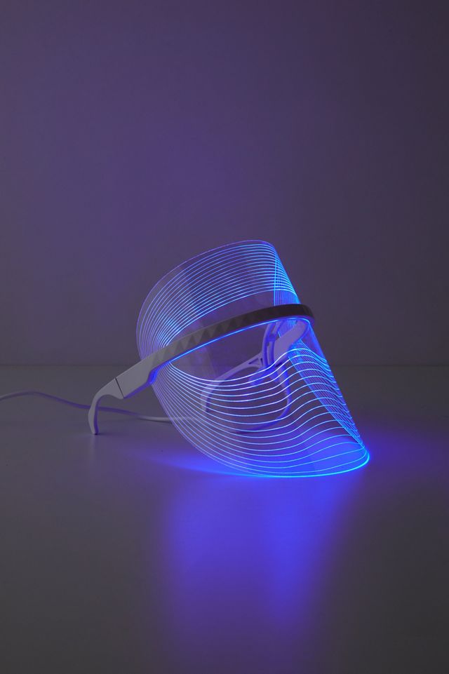 USB Light Therapy Illumi Mask | Urban Outfitters