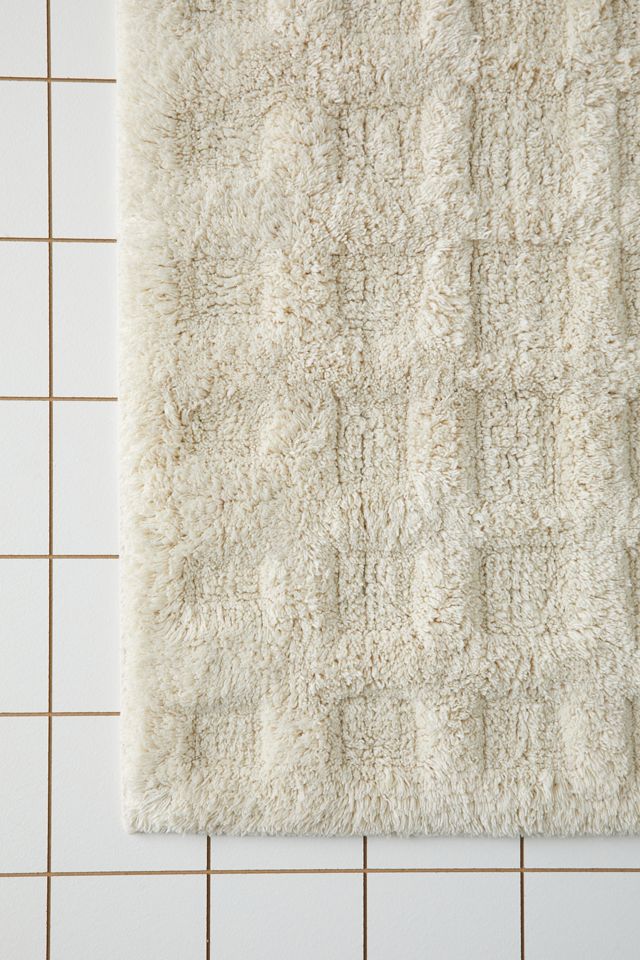 Grid Runner Bath Mat | Urban Outfitters Canada