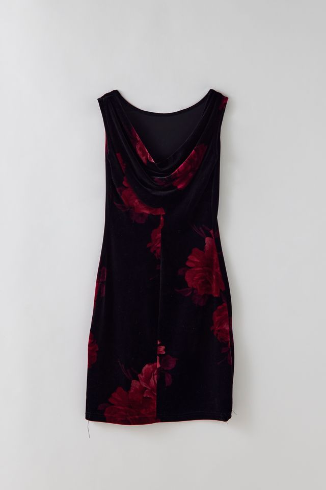 Robe vintage en velours avec roses | Urban Outfitters Canada