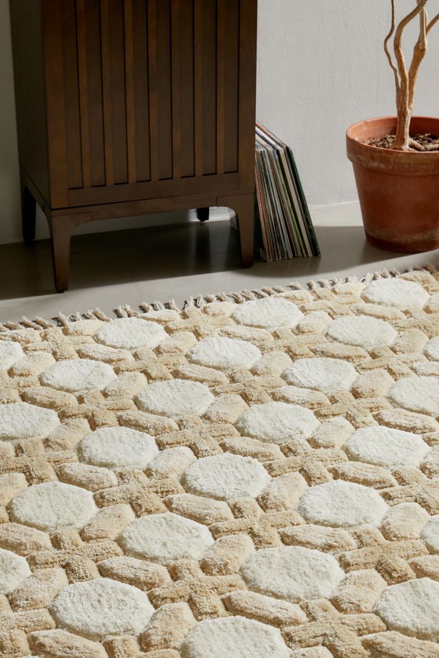 Tile Carved Tufted Rug | Urban Outfitters