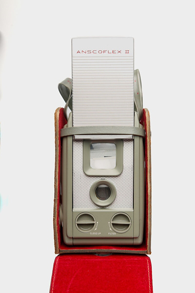 Acme Camera Co. Vintage Ansco Anscoflex II Film Camera | Urban Outfitters