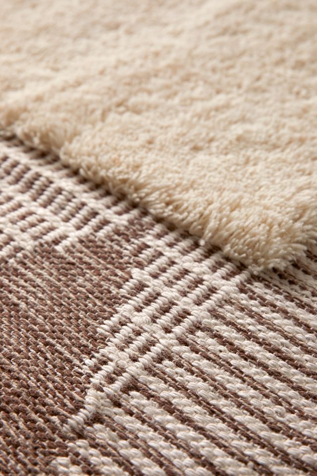 Wilson Wool Woven & Tufted Rug | Urban Outfitters