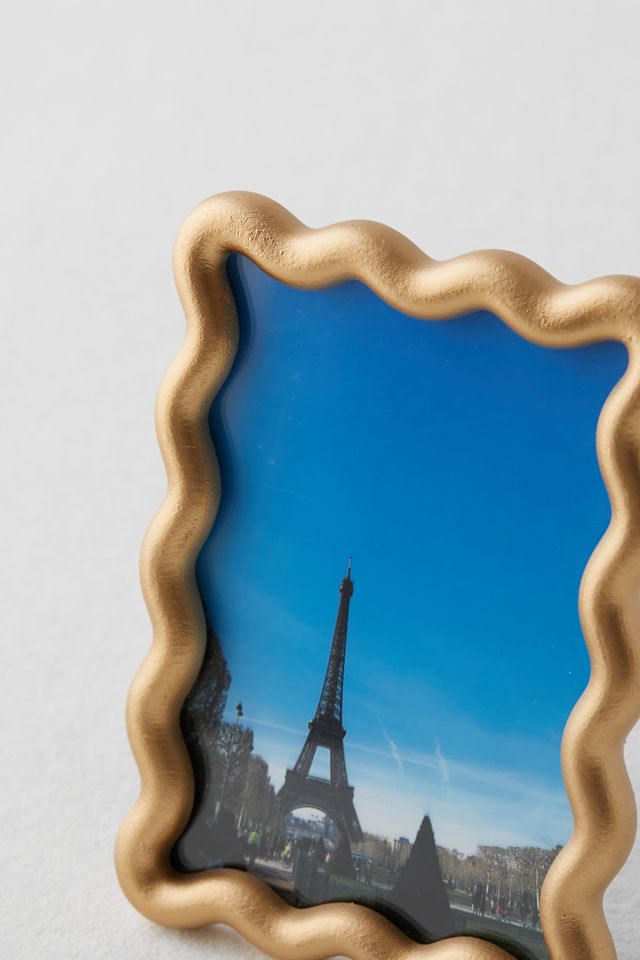 Scallop Picture Frame | Urban Outfitters