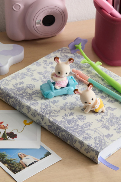 Box Figure Sets + Blind Box Figure | Urban Outfitters