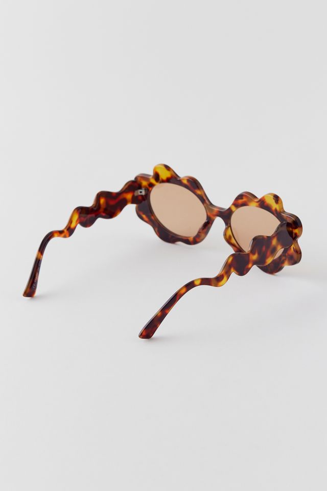 Wavy Oval Sunglasses | Urban Outfitters