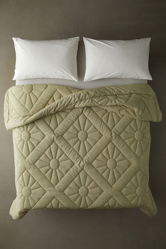 Liya Breezy Cotton Percale Sun Stitch Comforter | Urban Outfitters