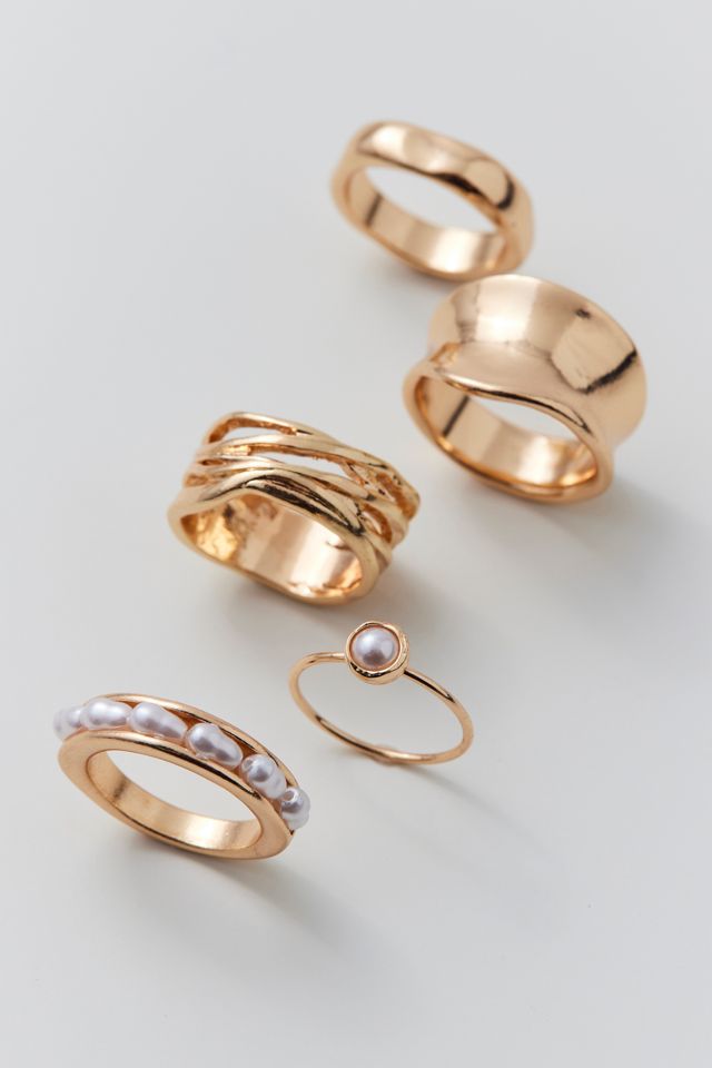 Shelly Pearl Ring Set | Urban Outfitters Canada