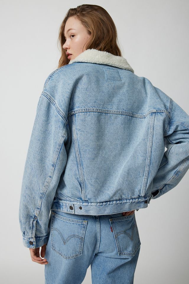 Levi’s® '90s Denim Sherpa Fleece Trucker Jacket | Urban Outfitters