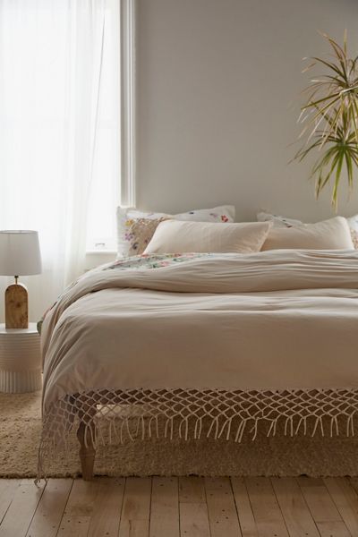 Boho Bedding | Boho Comforters, Quilts + Sheets | Urban Outfitters