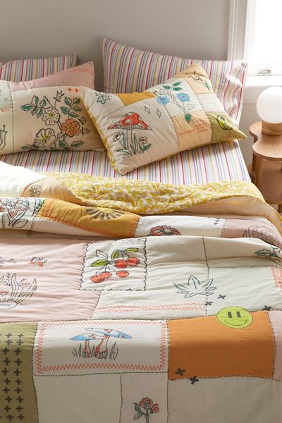 Comforters | Quilts, Coverlets + Bed Blankets | Urban Outfitters