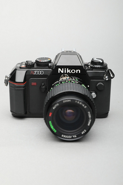 Acme Camera Co. Vintage Nikon N2000 Film Camera | Urban Outfitters