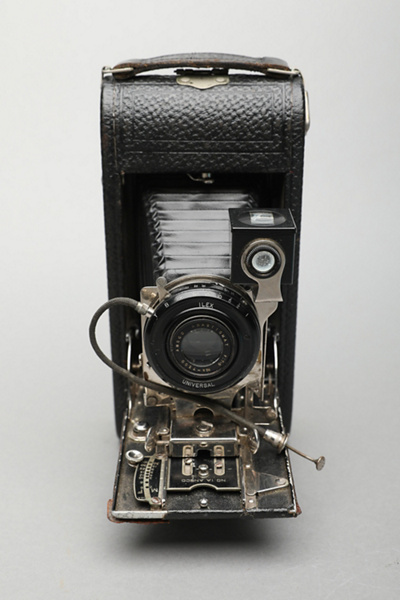 Acme Camera Co. Vintage Ansco No. 1A Folding Camera | Urban Outfitters
