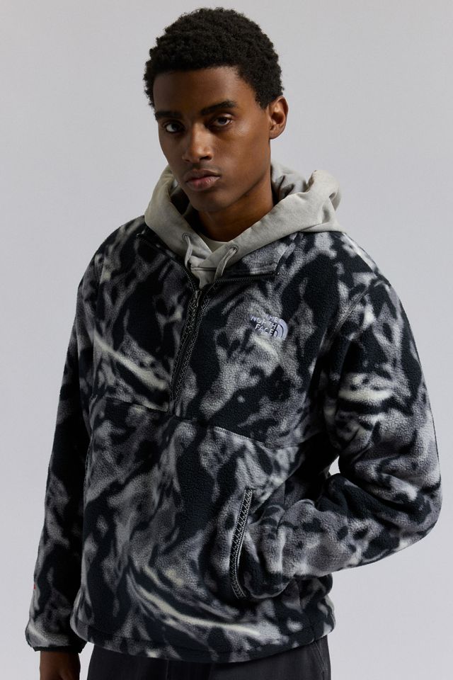 The North Face Fleeski Patterned Quarter Zip Fleece Sweatshirt | Urban ...