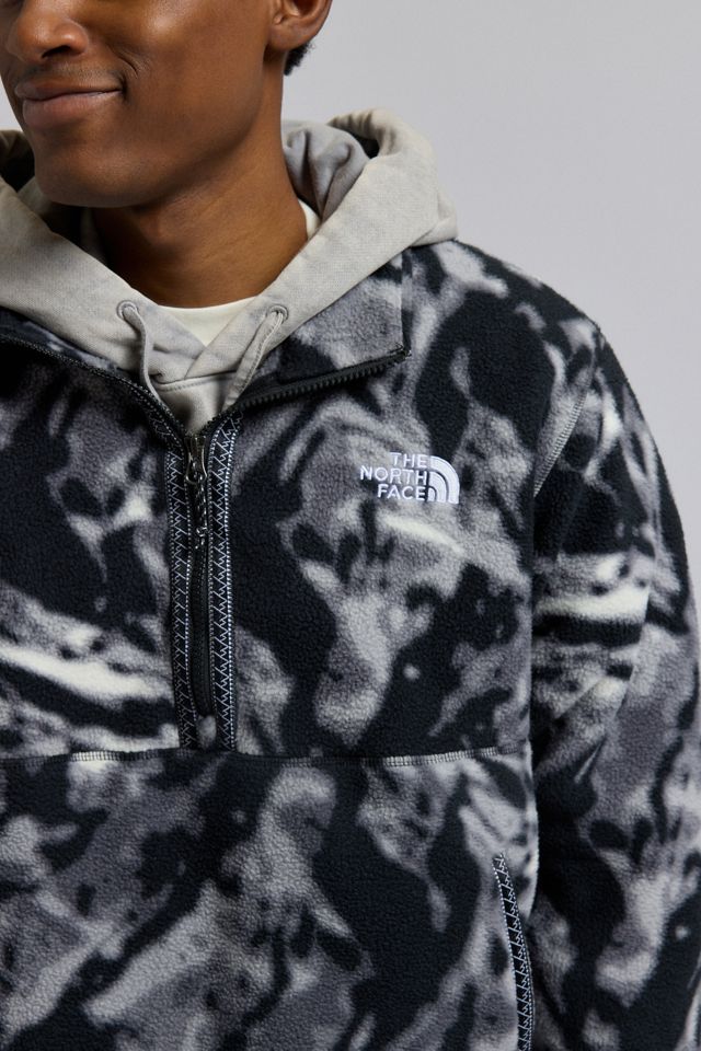 The North Face Fleeski Patterned Quarter Zip Fleece Sweatshirt | Urban ...
