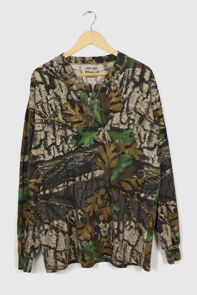 Vintage Camo Long Sleeve Tee | Urban Outfitters