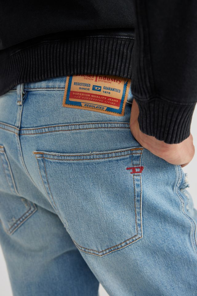 Diesel 2020 D-Viker Straight Leg Jean | Urban Outfitters
