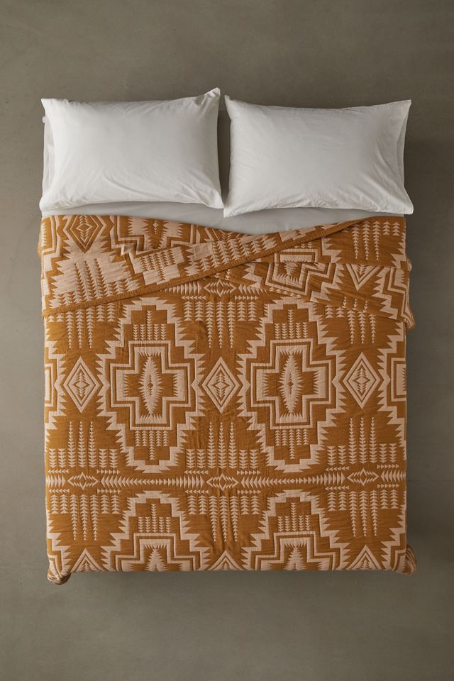 Pendleton Harding Star Coverlet | Urban Outfitters