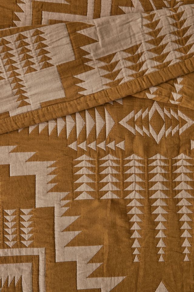 Pendleton Harding Star Coverlet | Urban Outfitters
