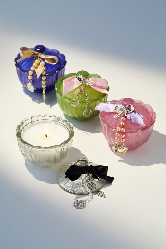 Kimchi Blue Petal 5 oz Candle | Urban Outfitters