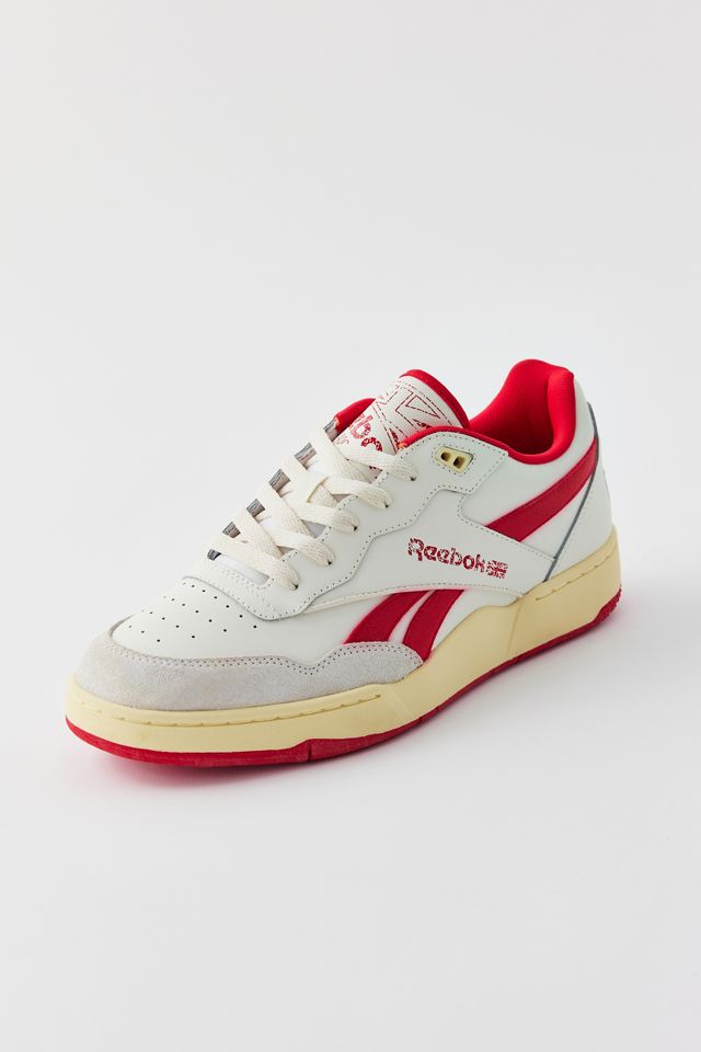 Reebok Women's BB 4000 II Sneaker | Urban Outfitters