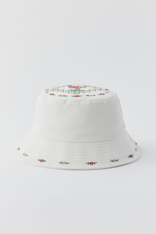 UO Embroidered Rose Bucket Hat | Urban Outfitters
