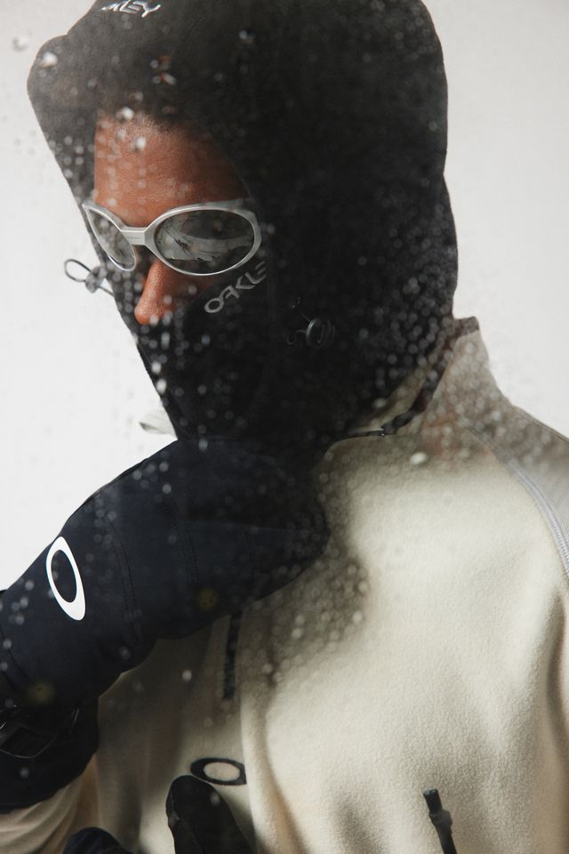 Oakley Powder Ridge Mitten | Urban Outfitters