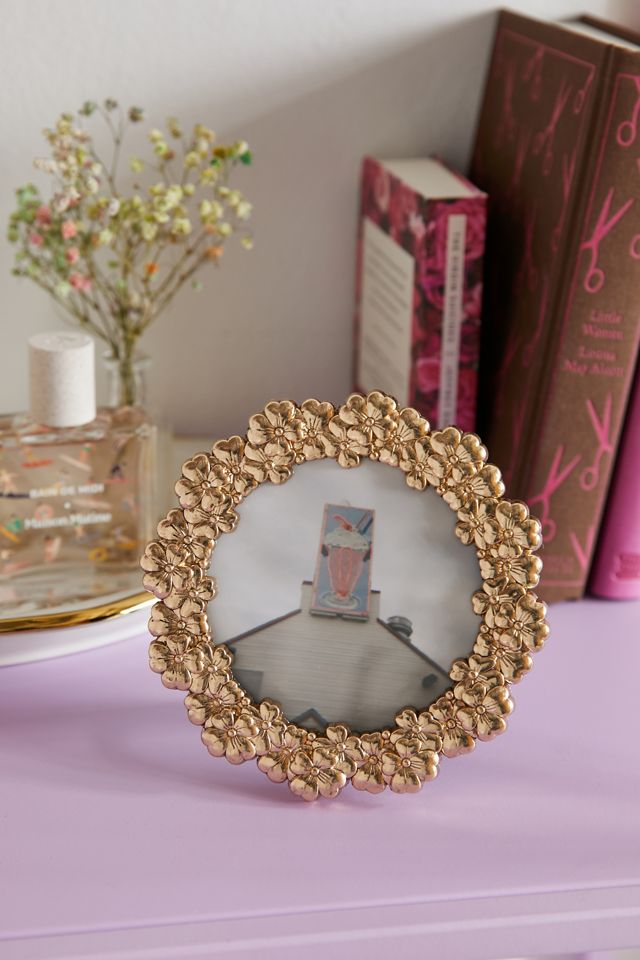 Flower Cluster Circle Picture Frame | Urban Outfitters