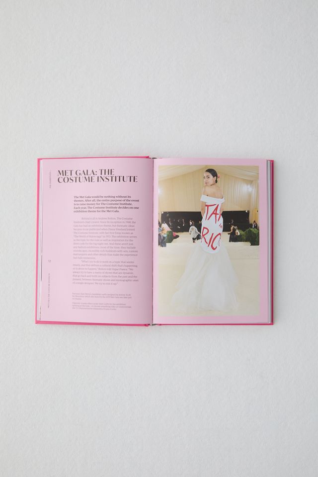 Fashion's Big Night Out: The Met Gala Look Book By Kristen Bateman ...